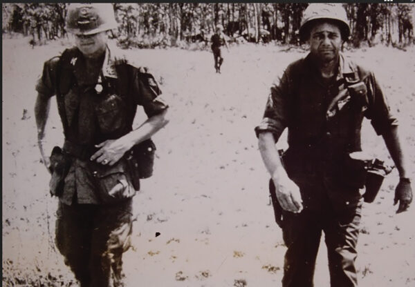 Hal Moore and the Randall Knife - Special Forces Chapter 78